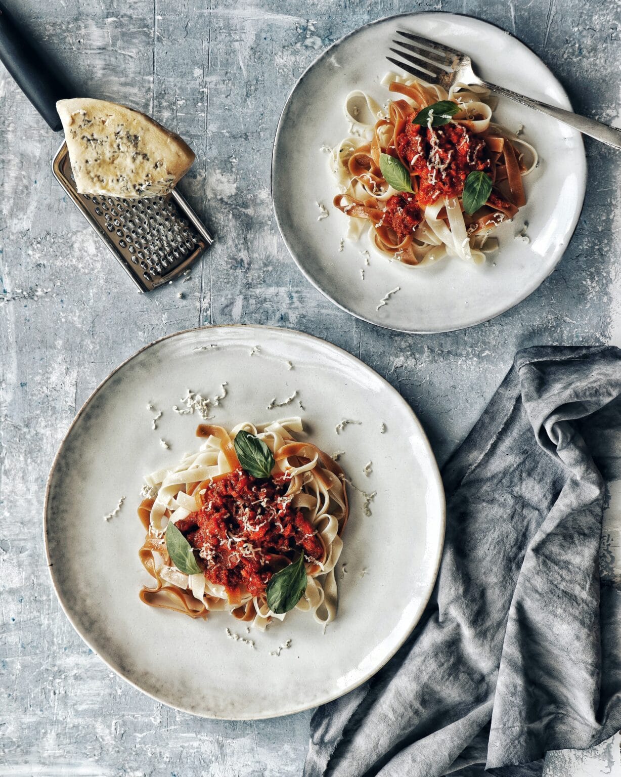 red pepper pasta sauce - Mandy Olive